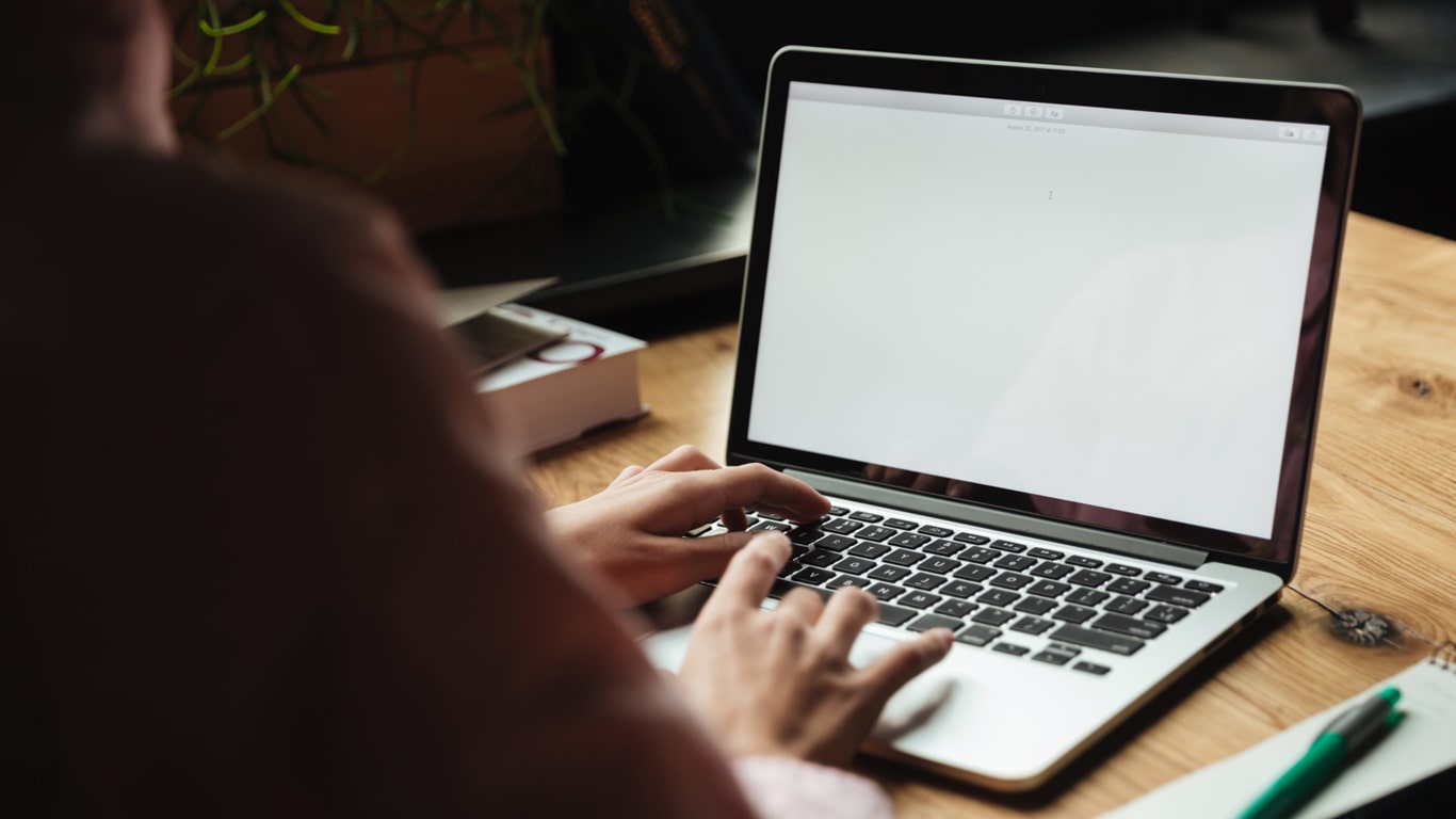 Advantages and Disadvantages of a Laptop - Tech Quintal